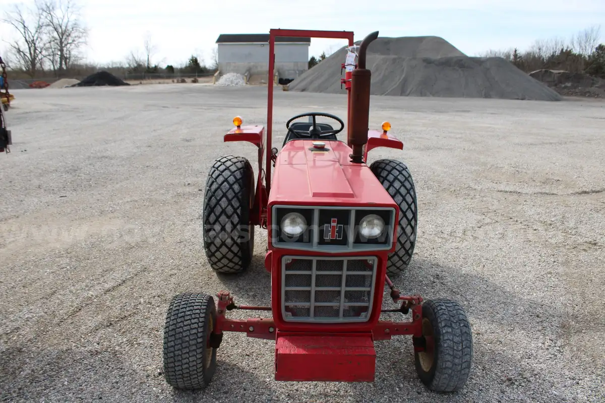 INTERNATIONAL 284 TRACTOR | AllSurplus