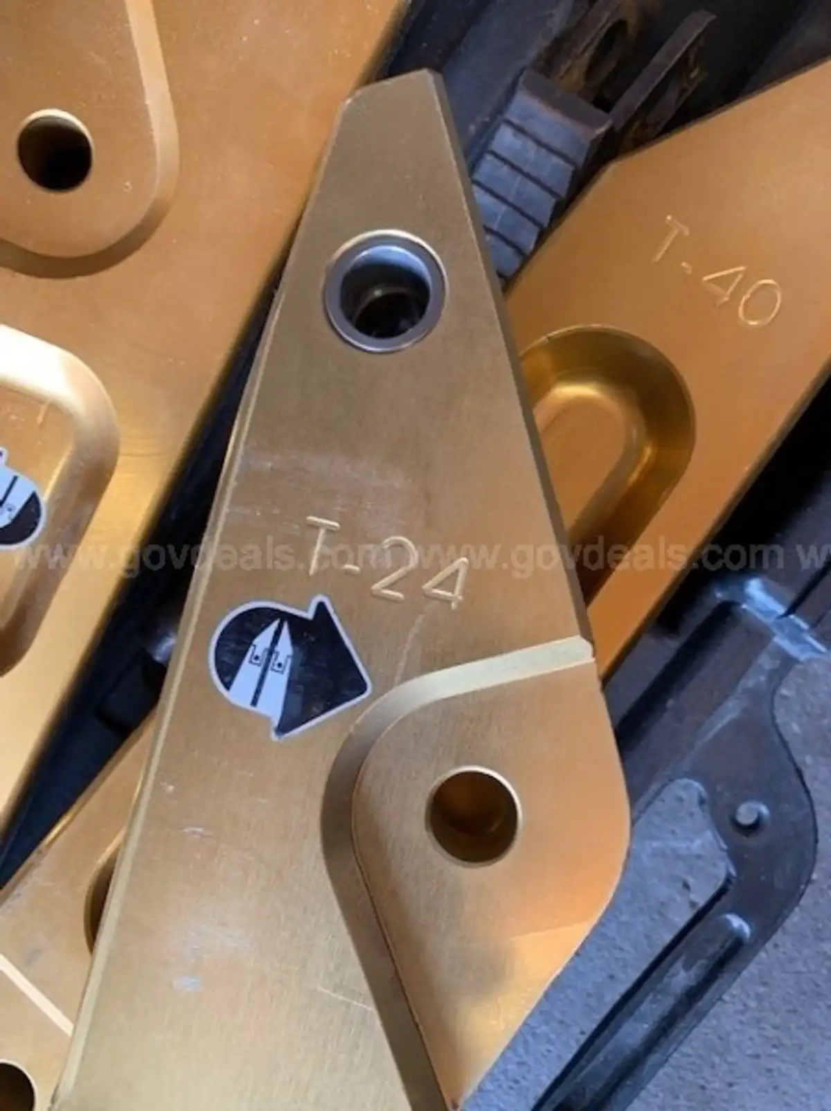 Hurst Spreader Arms & Tip Kits | AllSurplus