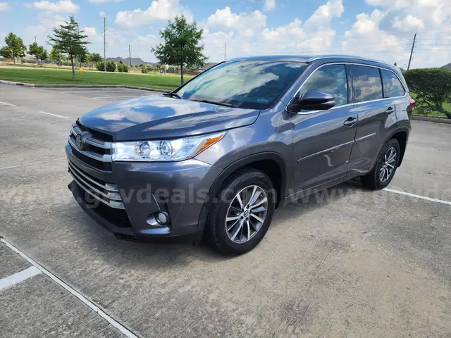2017 TOYOTA HIGHLANDER XLE | AllSurplus