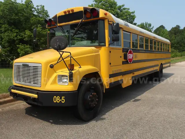 2008 Freightliner FS65 | AllSurplus