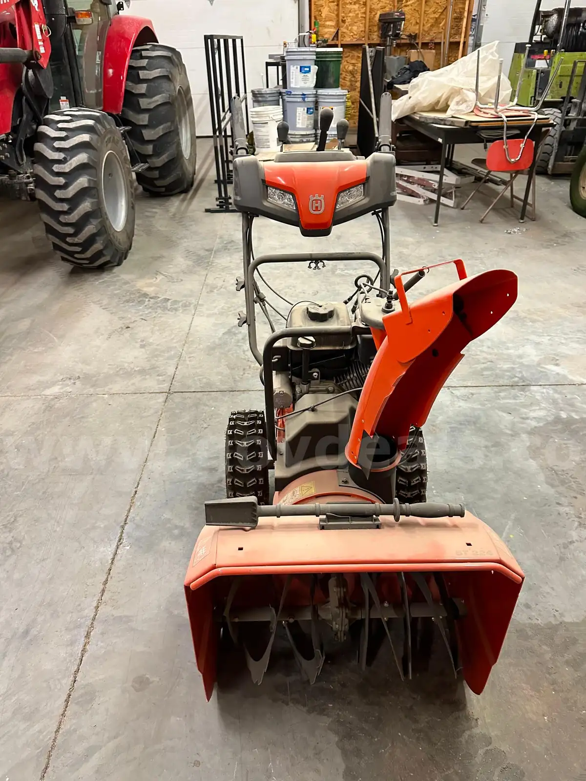 Husqvarna ST 224 Snowblower | AllSurplus