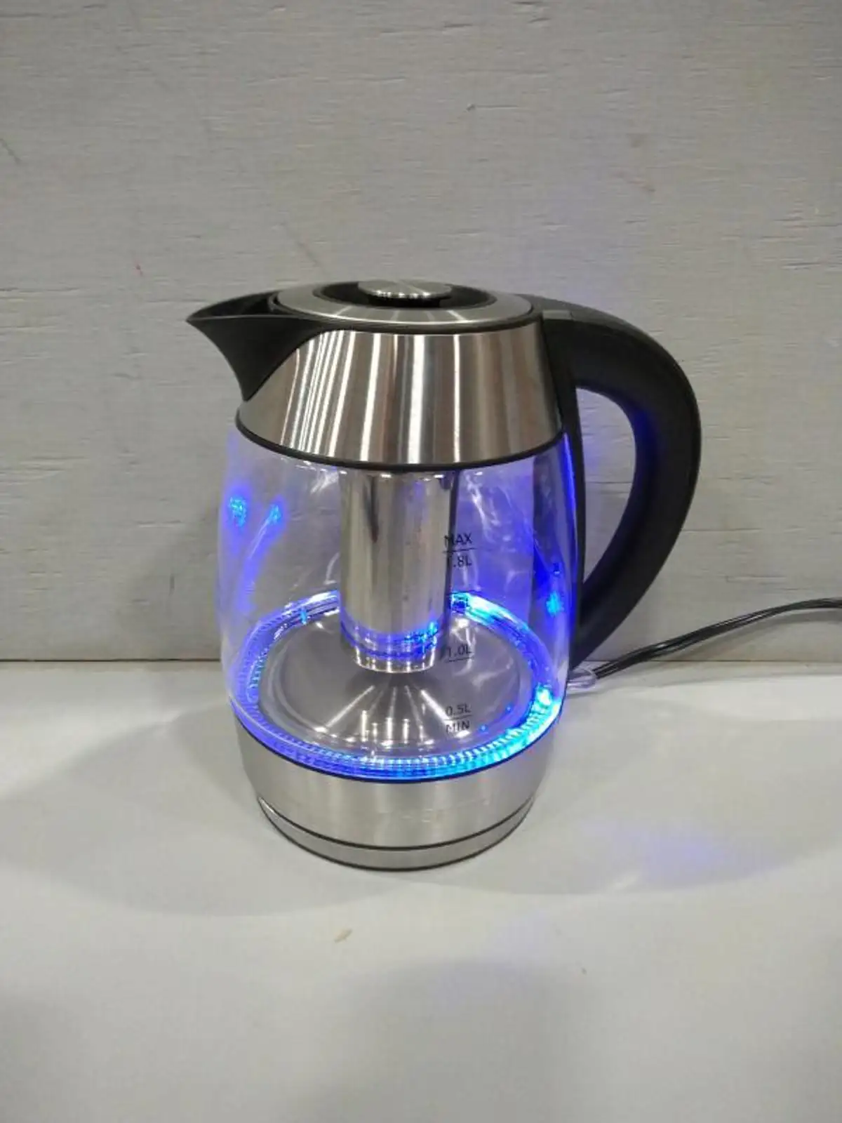 Chefman RJ11-17-TI Glass Cordless Glass Kettle 1.8L | AllSurplus | Pittston