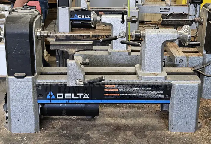 Delta Industrial Midi Lathe | AllSurplus