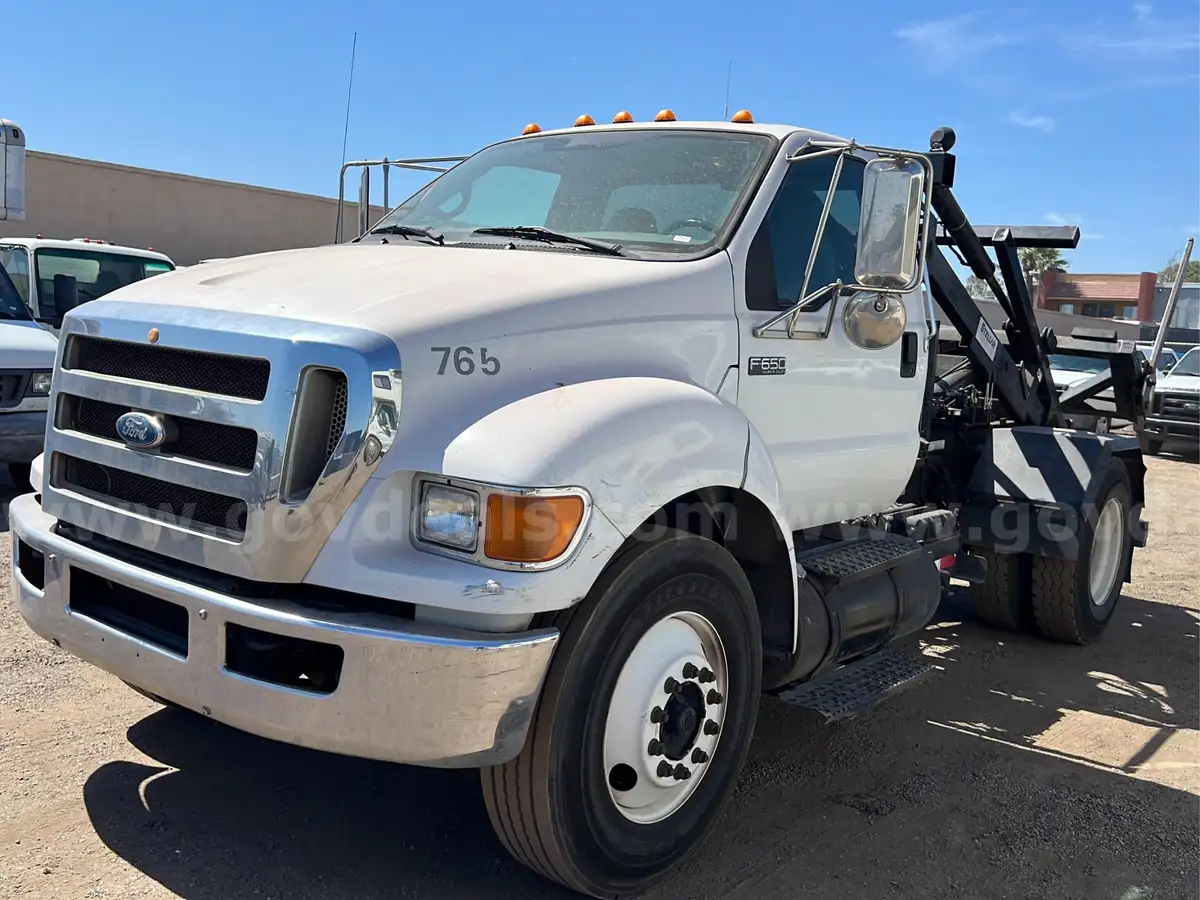 2009 Ford F-650 with Stellar SICCR Container Carrier | GovDeals