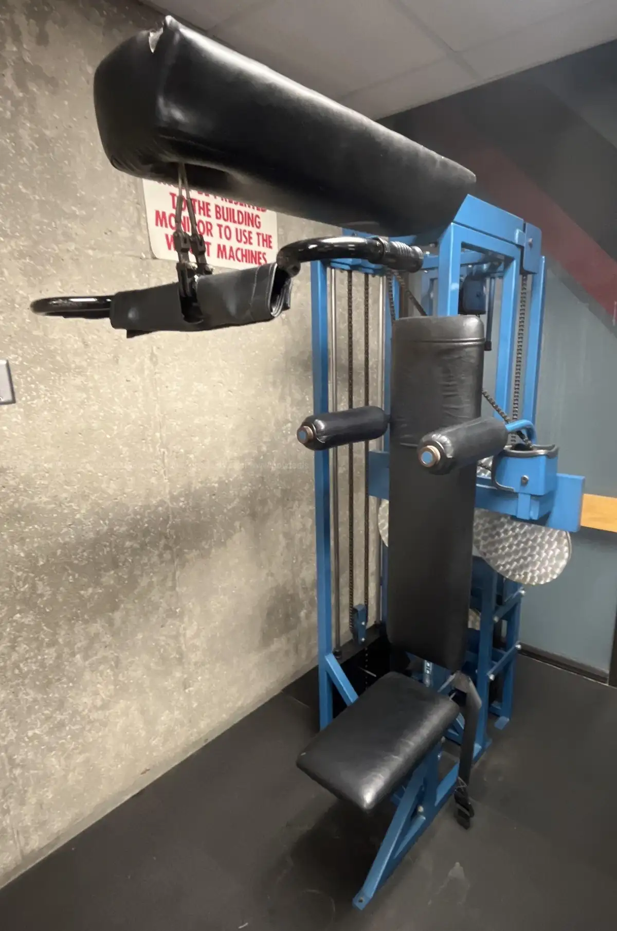 Nautilus Behind Neck Pull Down Machine | AllSurplus