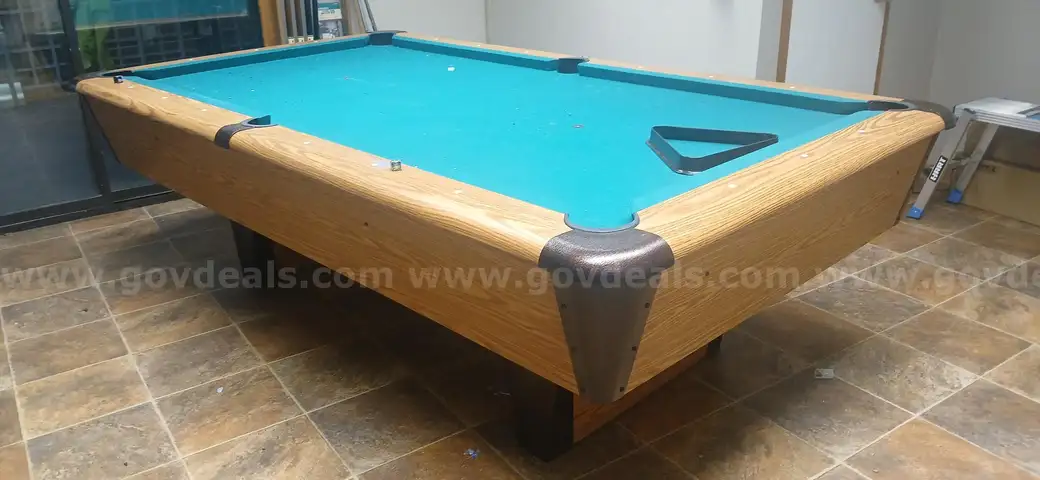 8' Harvard pool table | GovDeals
