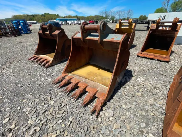 TAG 60 In. 350G Bucket | GovDeals