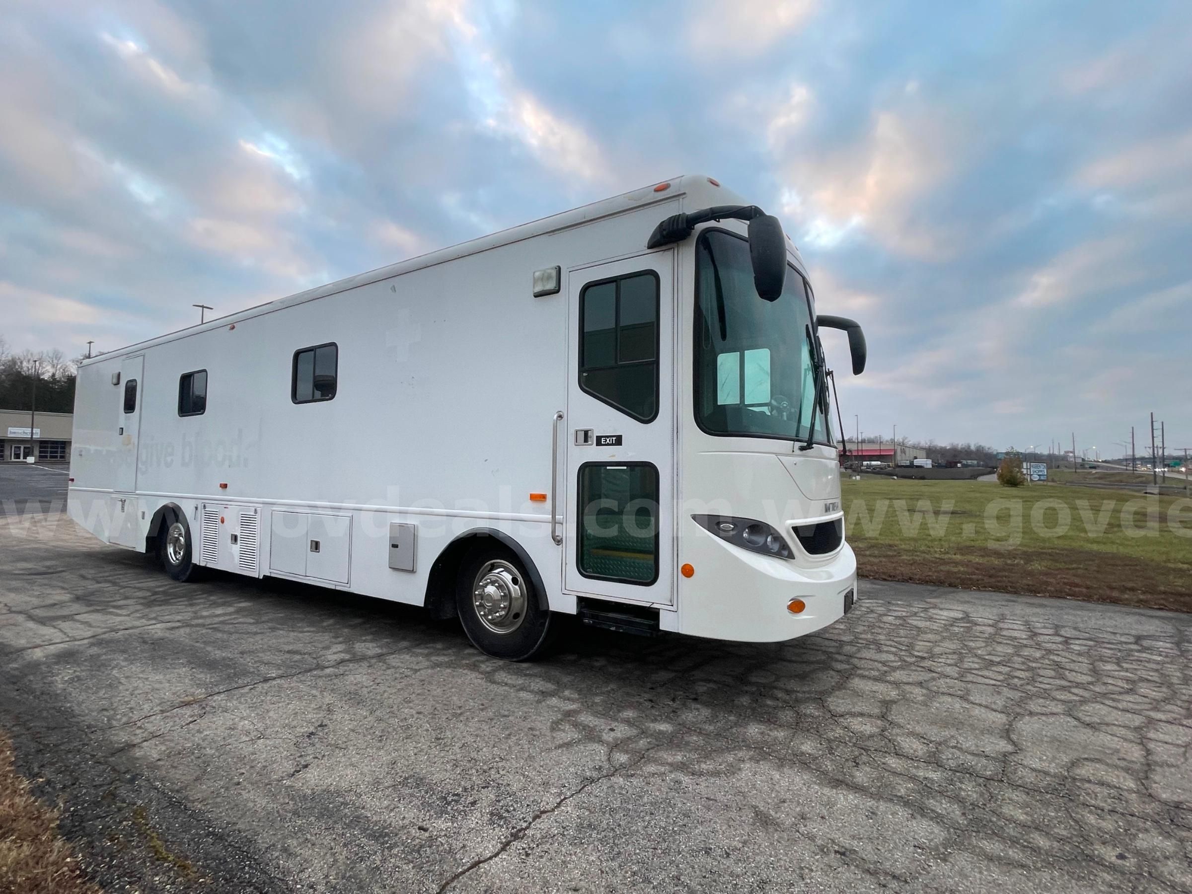 2019 Thomas BLOOD DRIVE BUS For Sale (85007153) from AllSurplus – A ...