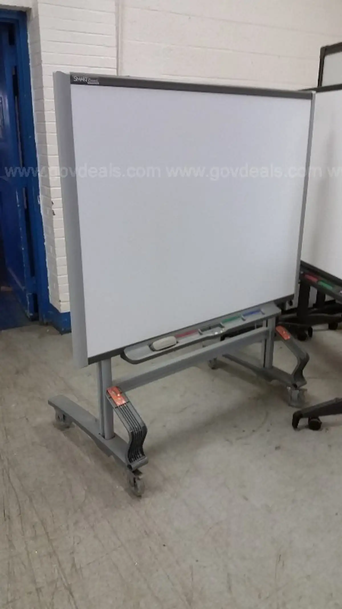 Portable Smartboards | AllSurplus