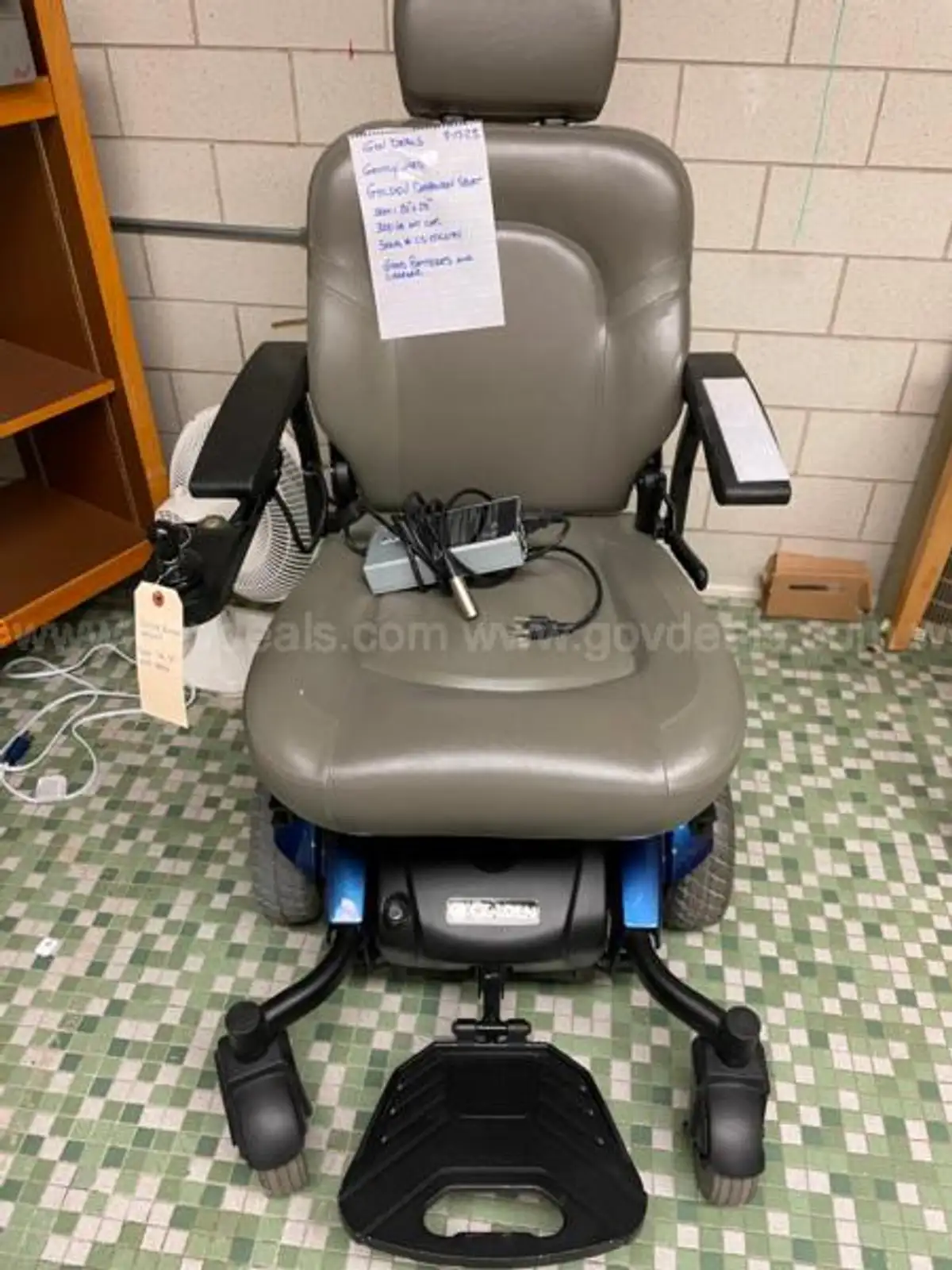 Personal Mobile Device | AllSurplus