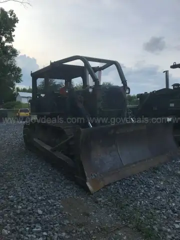 MILITARY Caterpillar D7E DOZER WITH D7K HYSTER WINCH | GovDeals