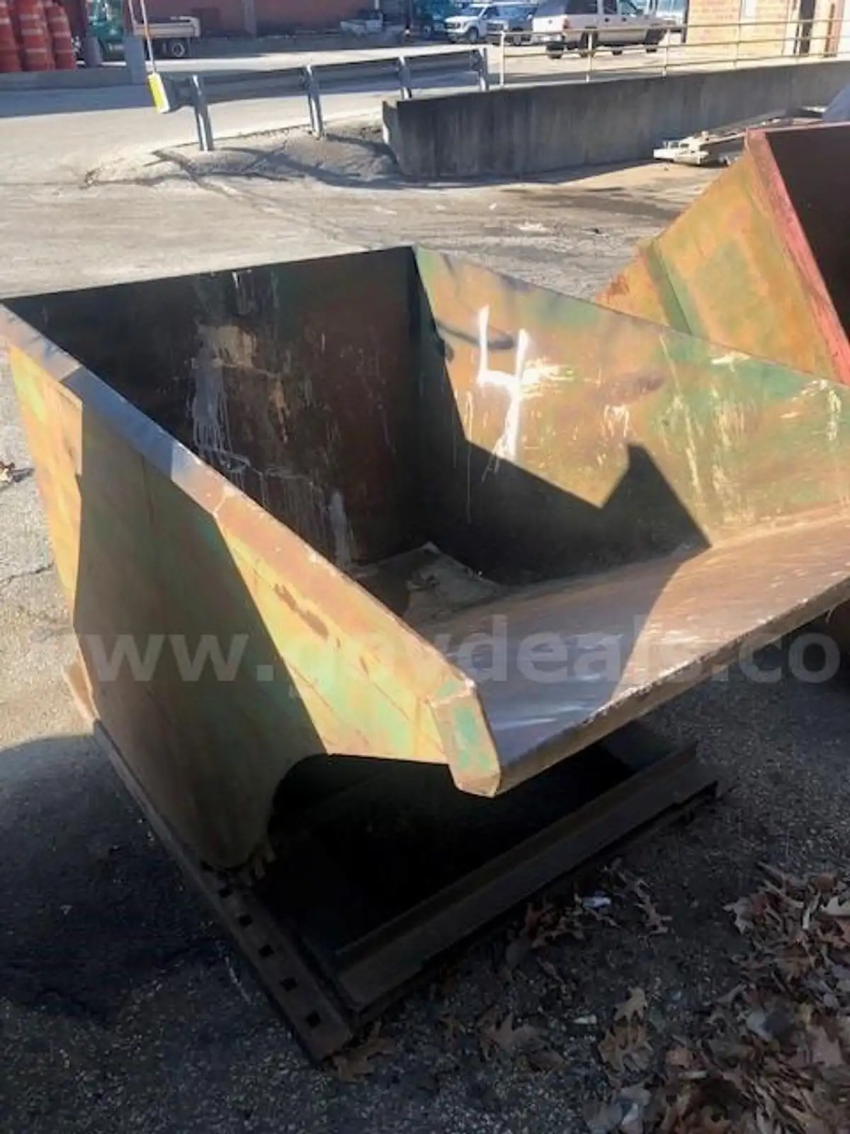 2 Yard Self Dumping Hopper | AllSurplus