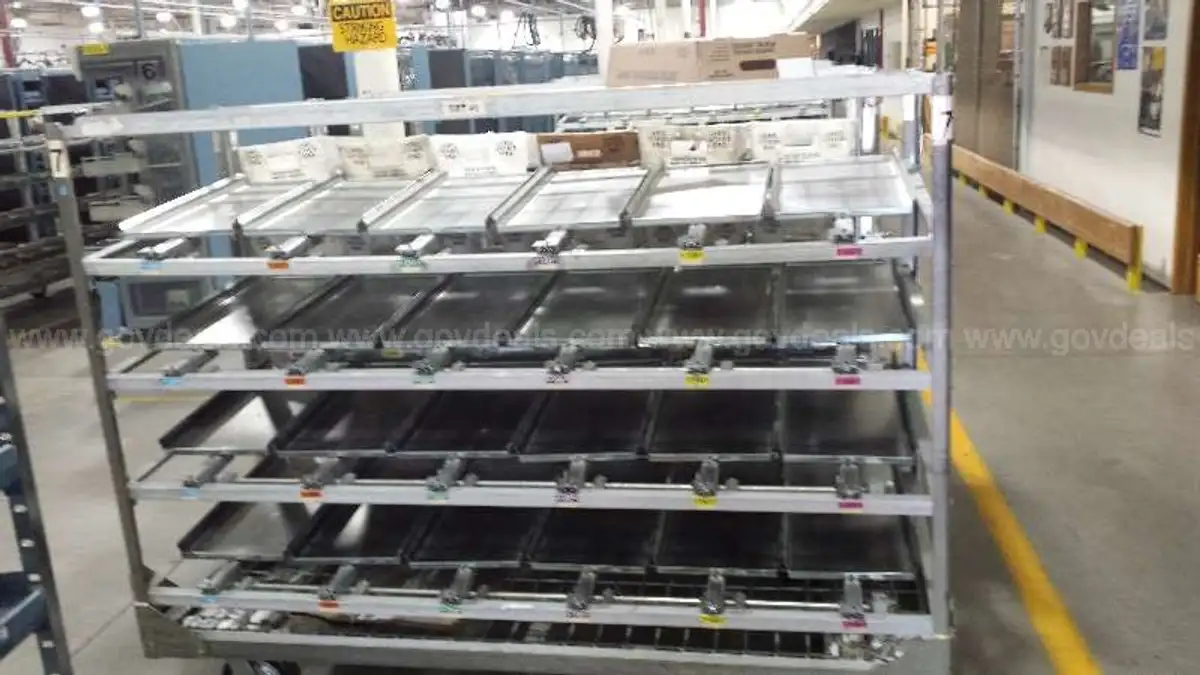 (1) LOT OF TRAY / PIE CARTS (DBCS RACKS) LOT 1 OF 2 | GovDeals