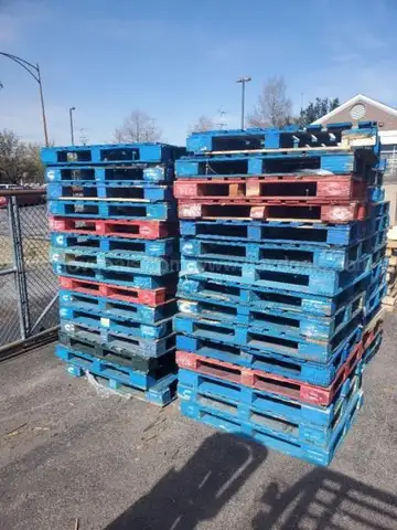 (60) USED BLUE PALLETS | GovDeals