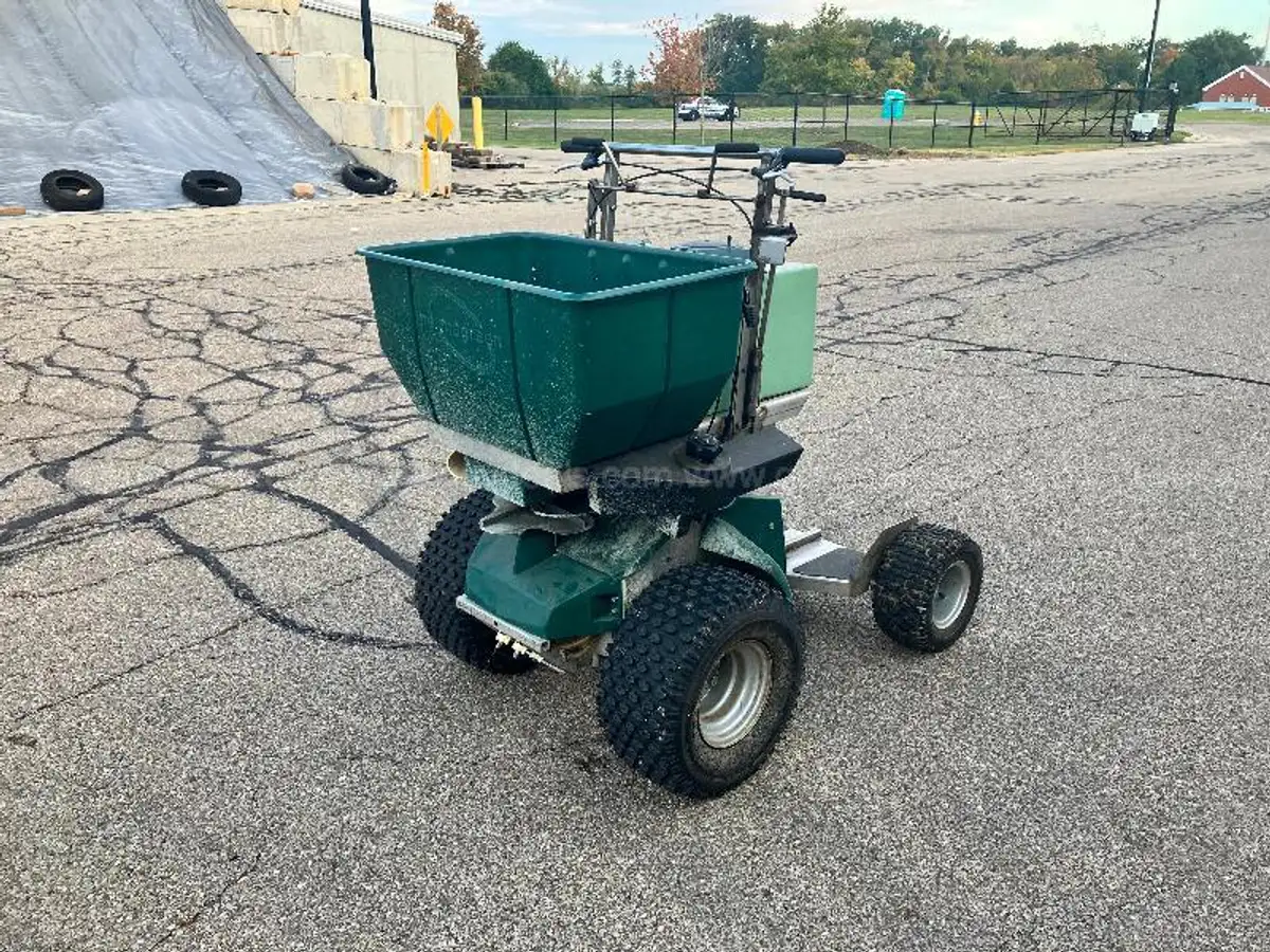 2008 Permagreen Magnum Spreader/Sprayer | AllSurplus