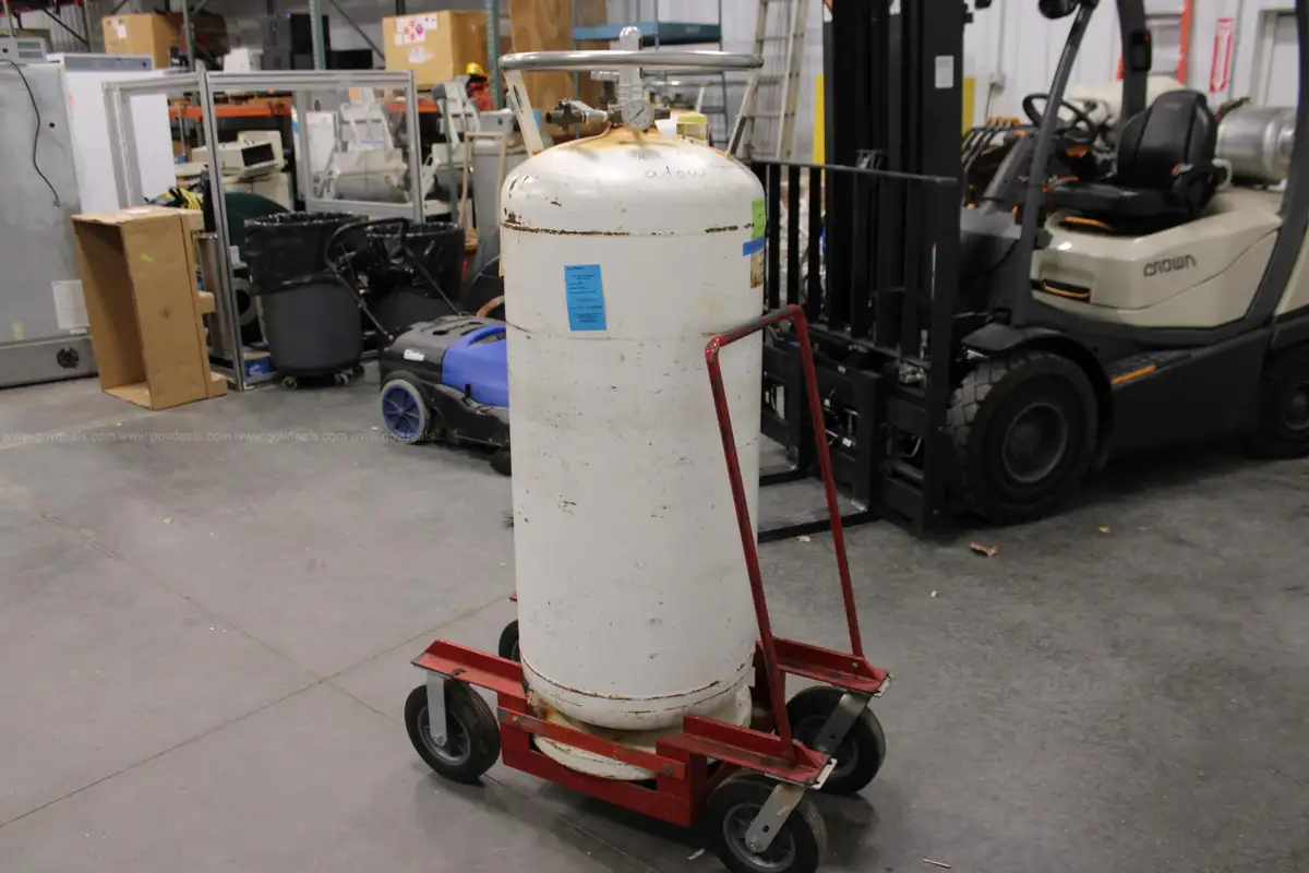 180L Union Carbide Dewar with Cart | AllSurplus