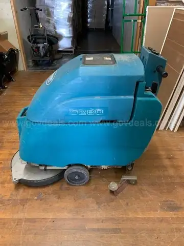 Tennant Floor Scrubber | AllSurplus