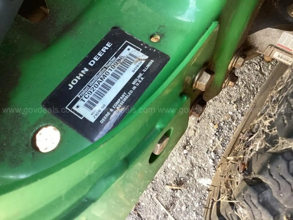 John Deere Z920A w/60" Deck | AllSurplus