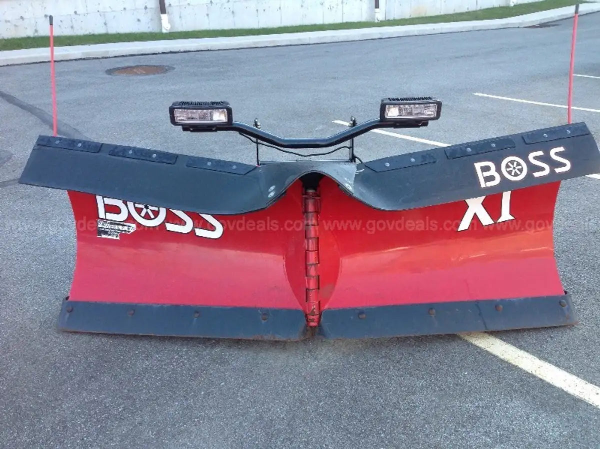 Boss 8'2" Power V XT Snow Plow | AllSurplus