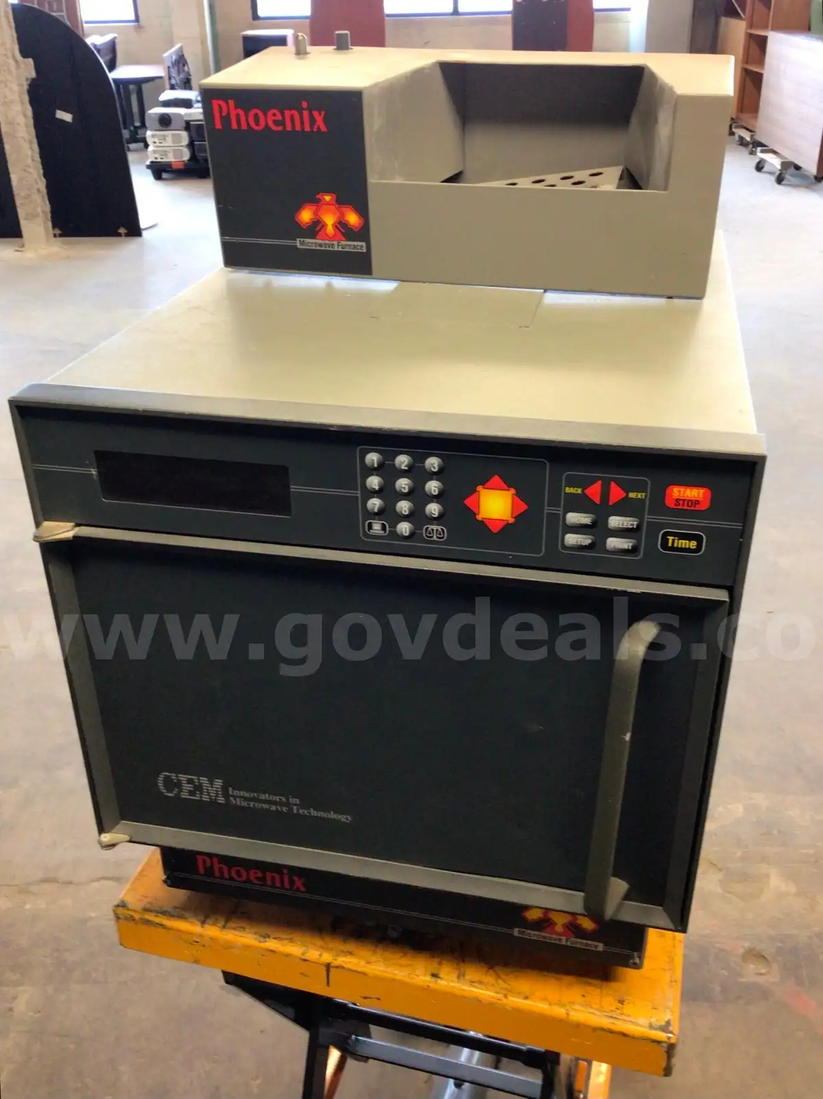 CEM Phoenix Microwave Furnace | AllSurplus