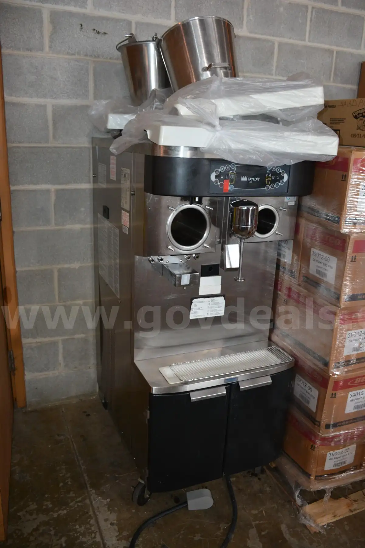 Taylor Crown C606-33 Ice Cream Maker w/ Parts | AllSurplus