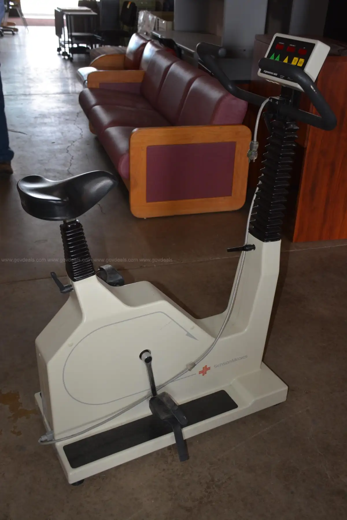 Sensor Medics Ergometrics 800 Exercise Bike | AllSurplus