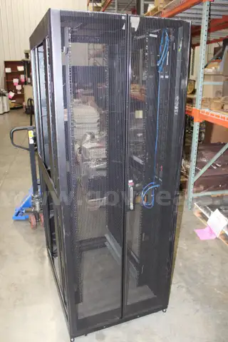 (1) APC NetShelter SX AR3150 Server Rack Cabinet w/ PDU (Power Cable ...