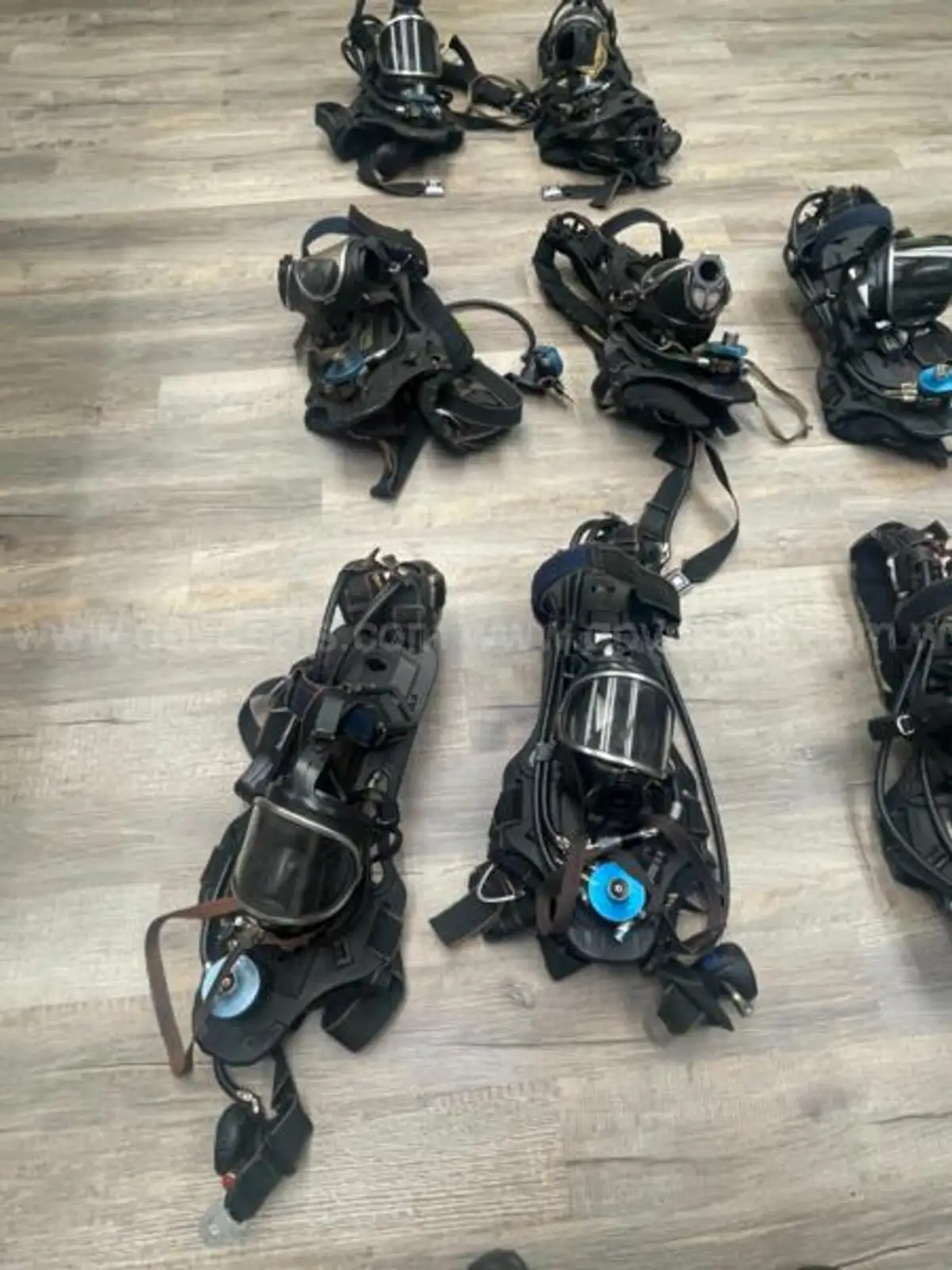 Draeger PA-90 high pressure (4500 psi) air packs with mask | GovDeals