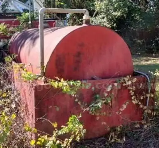 4000 Gallon Fuel Tank with Pump and Metal Pit | GovDeals