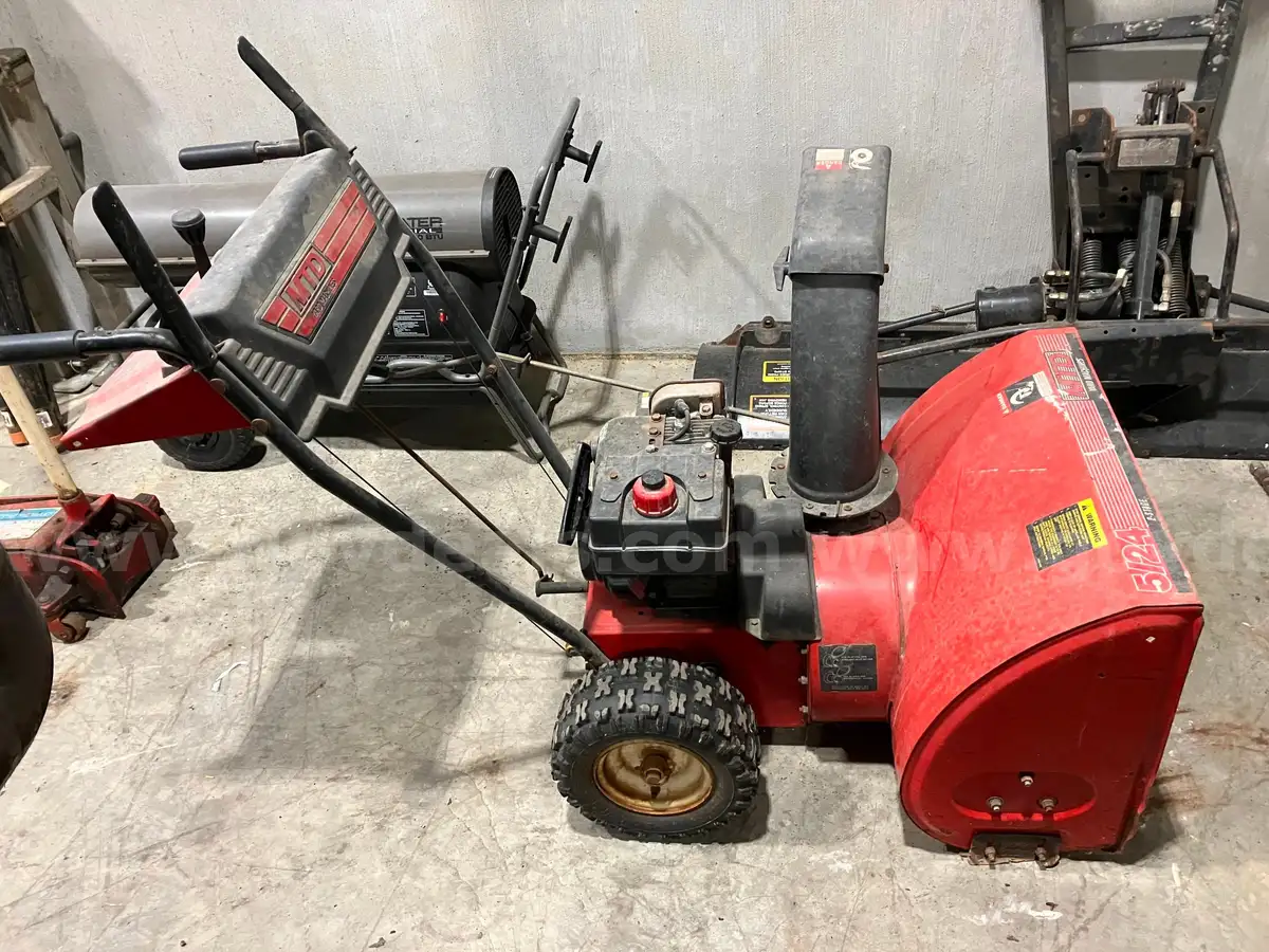 MTD 24" Snow King Snowblower | AllSurplus