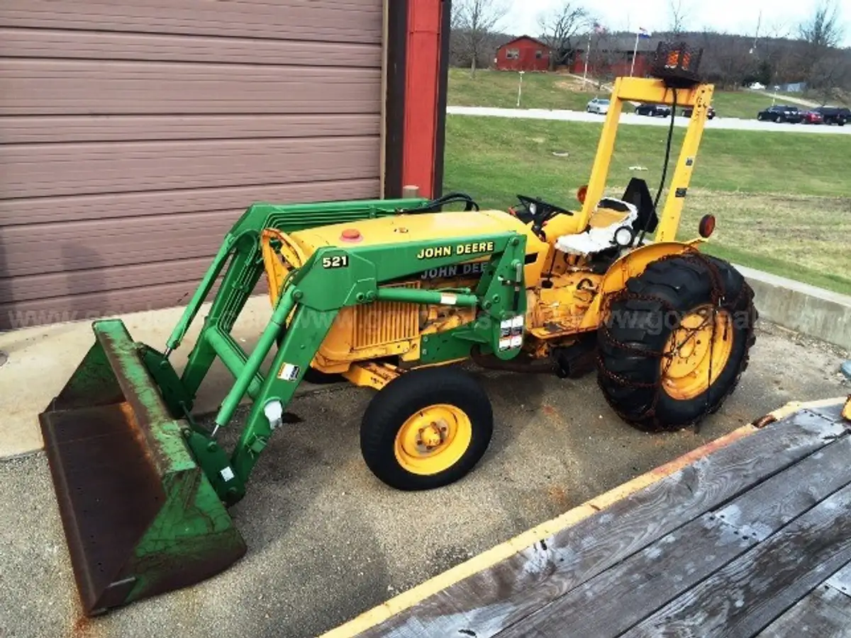 1986 John Deere 2150 tractor with 521 front loader | GovDeals