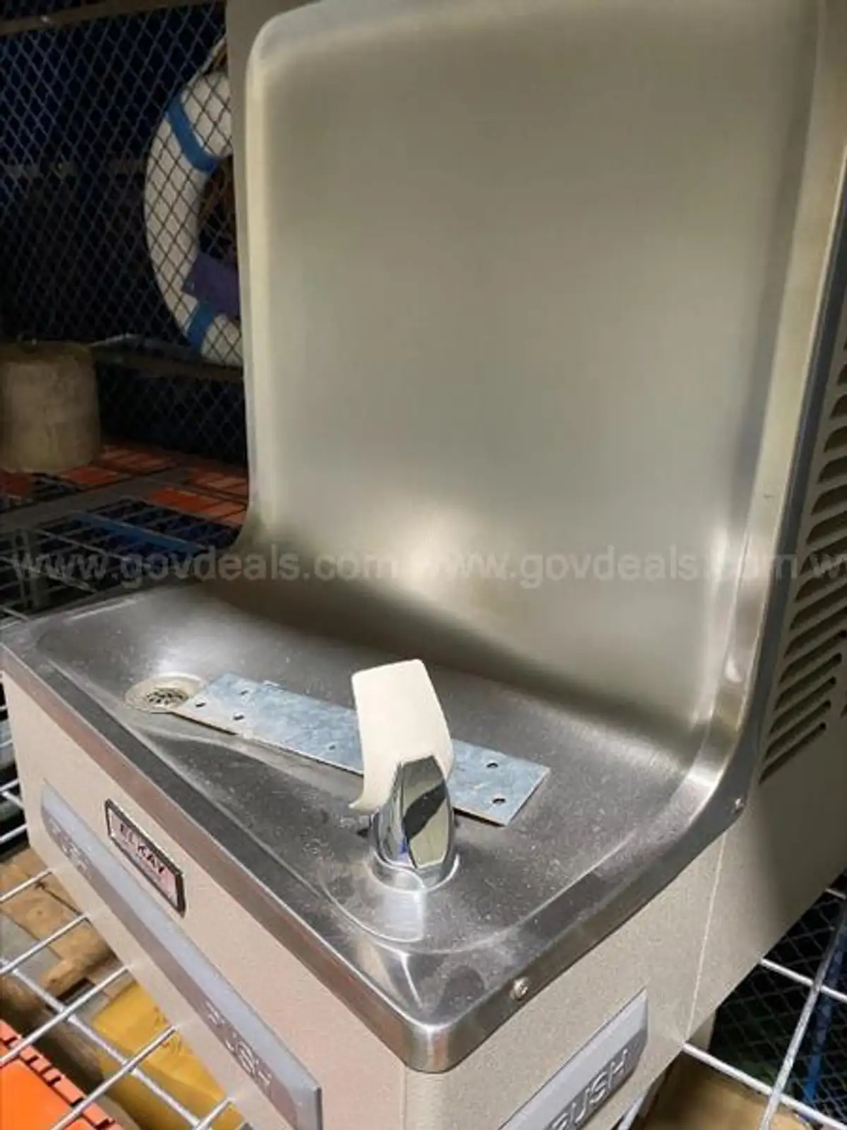 Elkay Water Fountain, Working (1). | GovDeals
