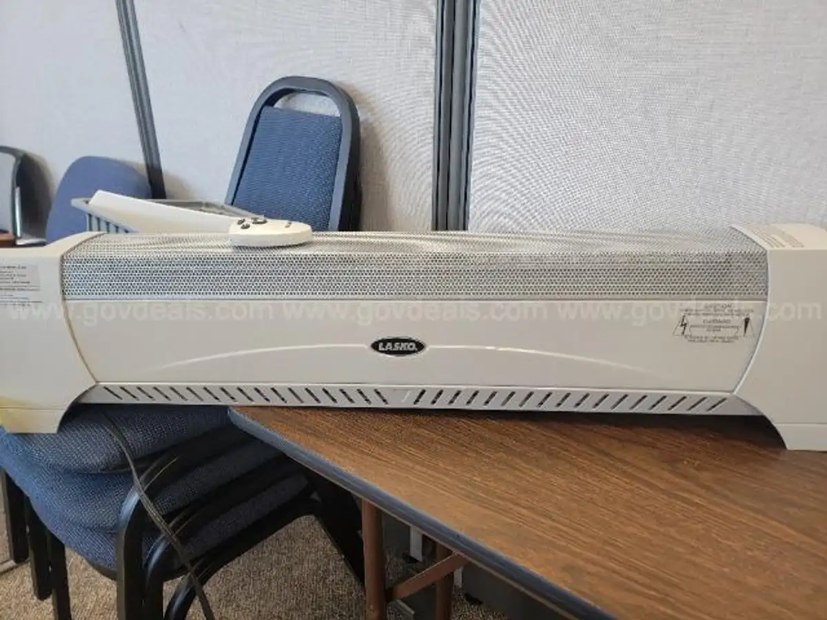 Lasko Indoor Baseboard Electric Space Heater. | GovDeals