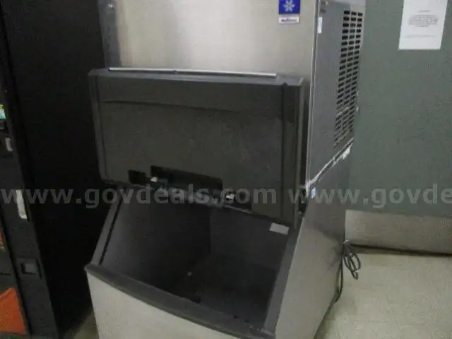 Manitowoc Ice Maker with Bin. | GovDeals