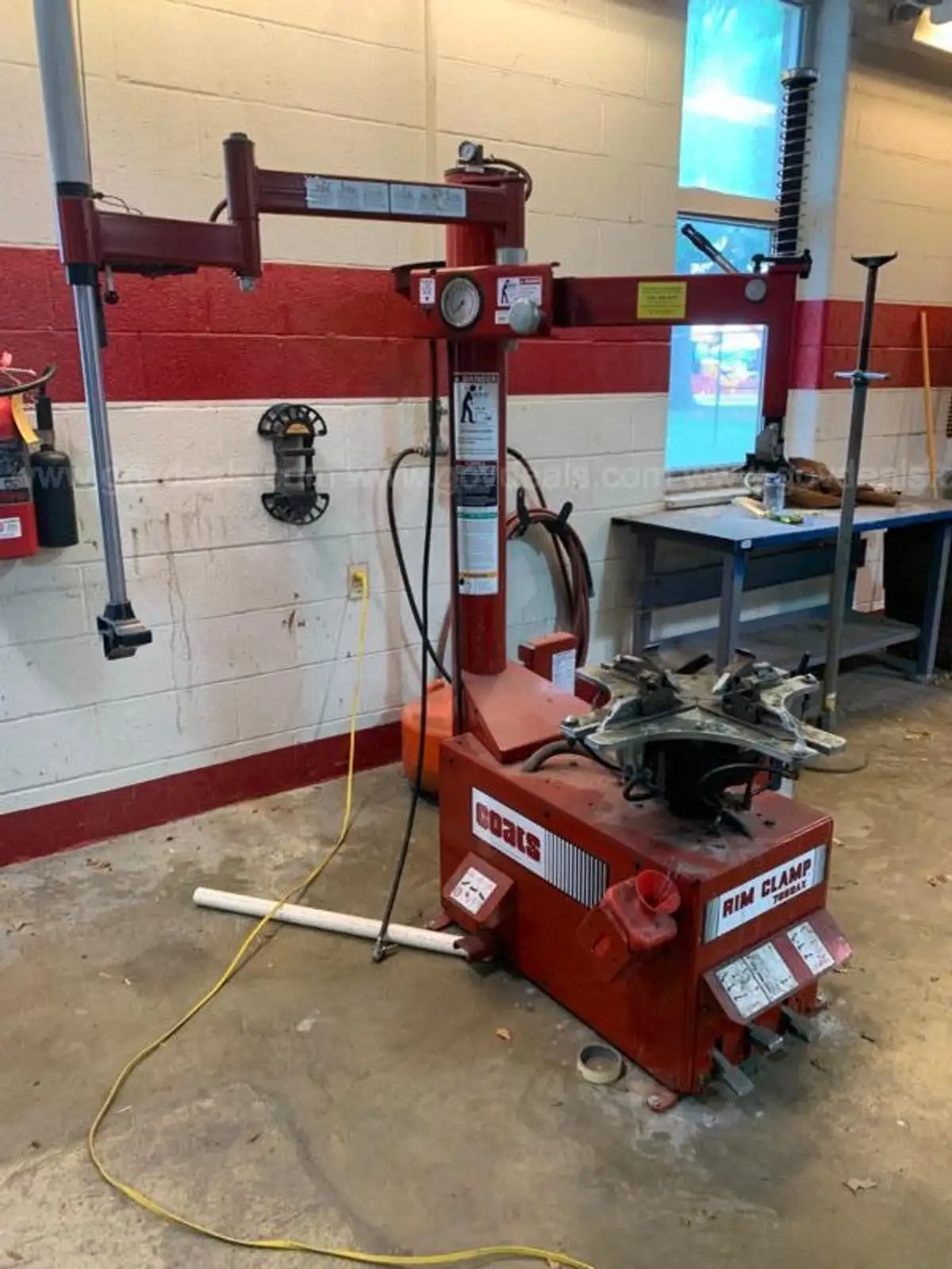 Coats Tire Changer Model 7050AX | AllSurplus