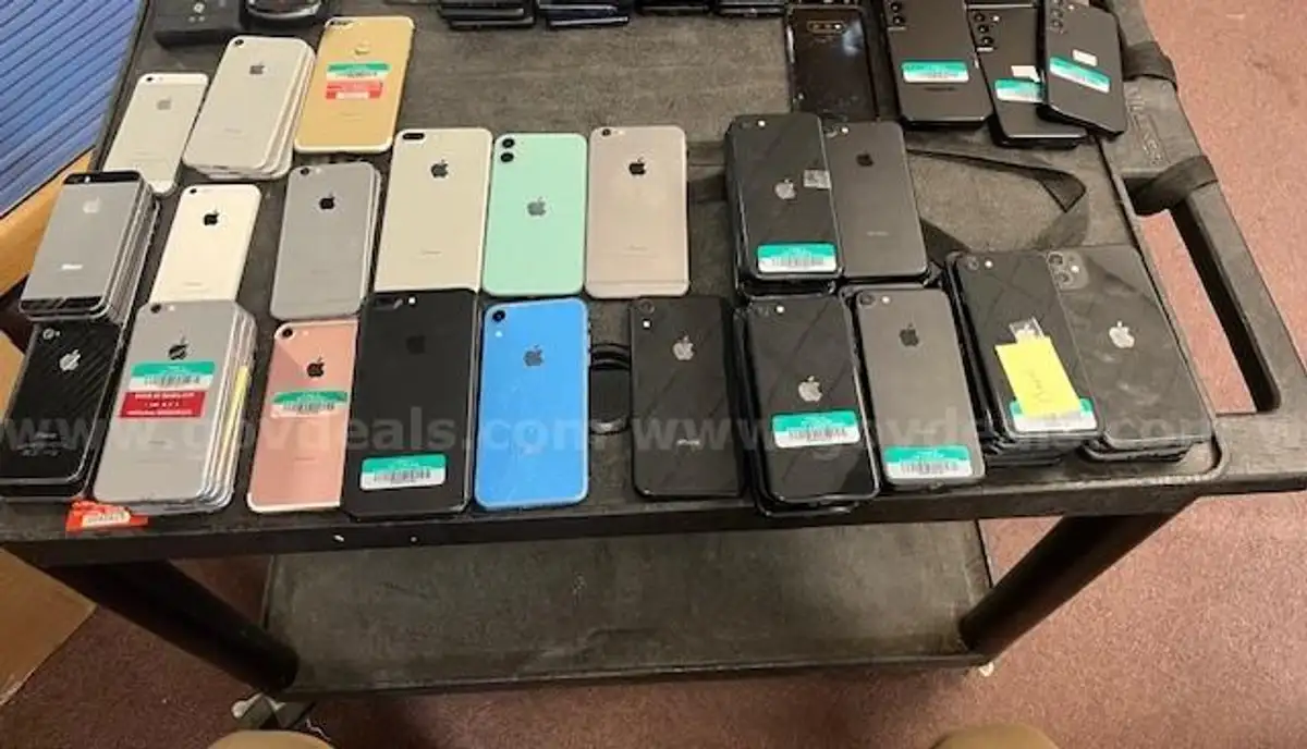 LOT OF USED IPHONES (SOLD AS IS) | GovDeals