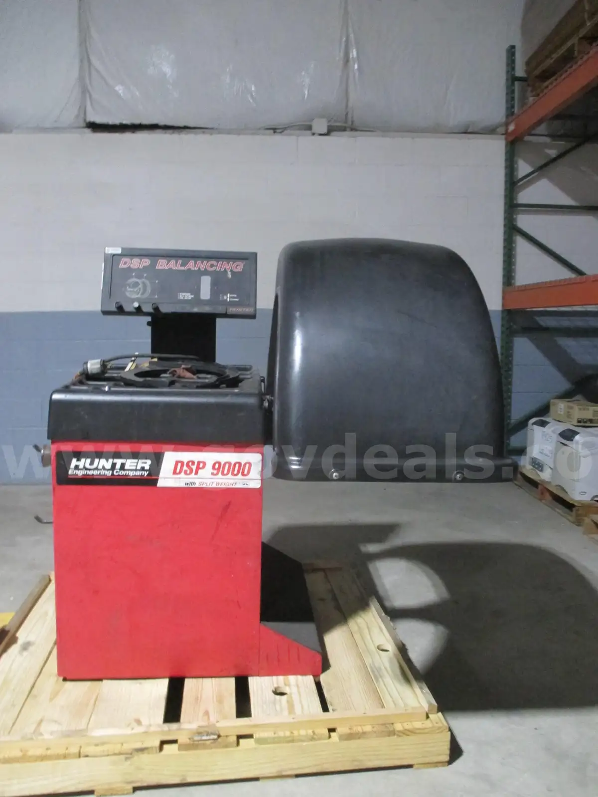 Hunter Engineering Wheel Balancer (1 Item) | AllSurplus