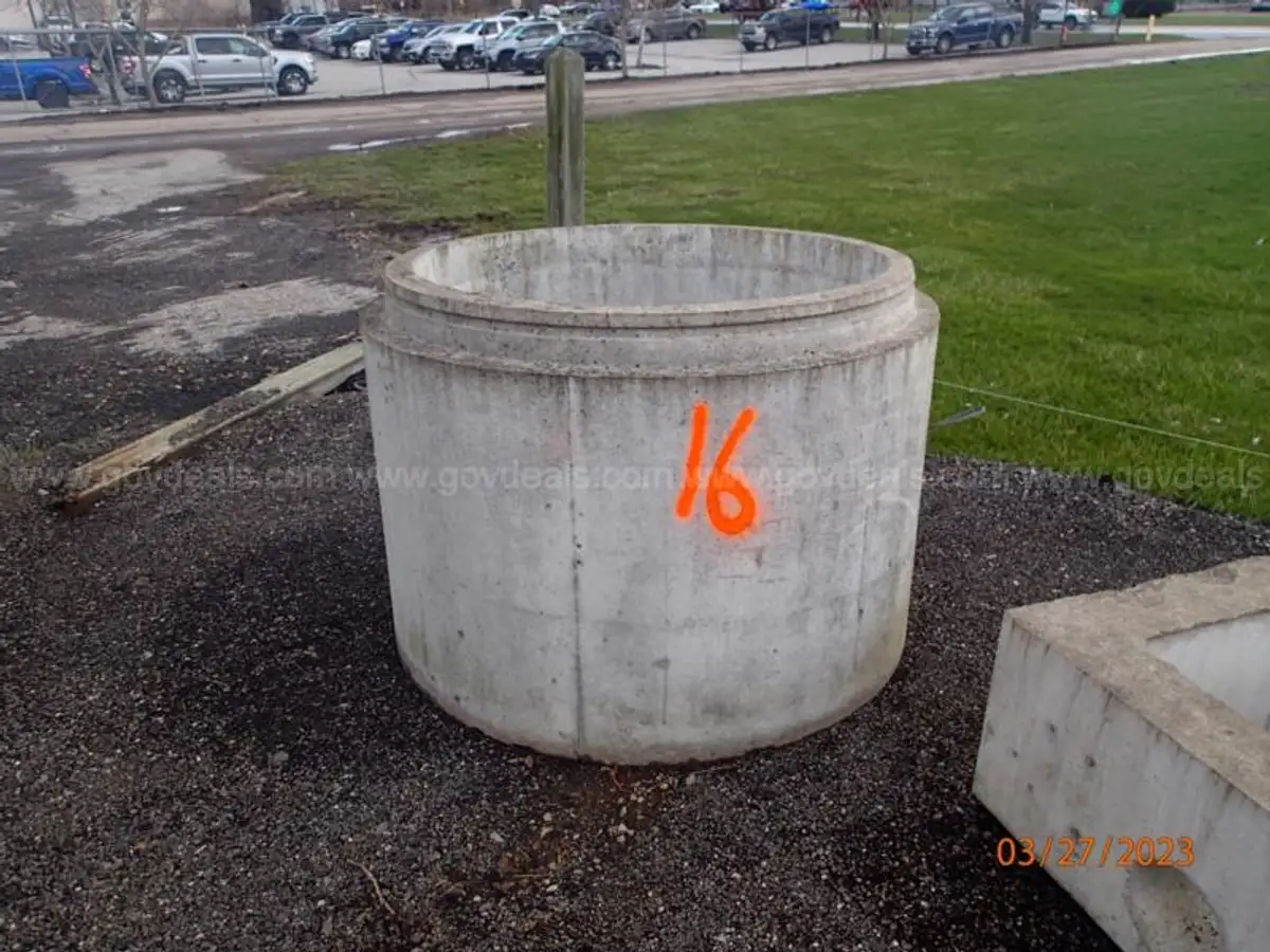 CONCRETE STRUCTURE 39" X 37" ROUND MANHOLE RISER | AllSurplus