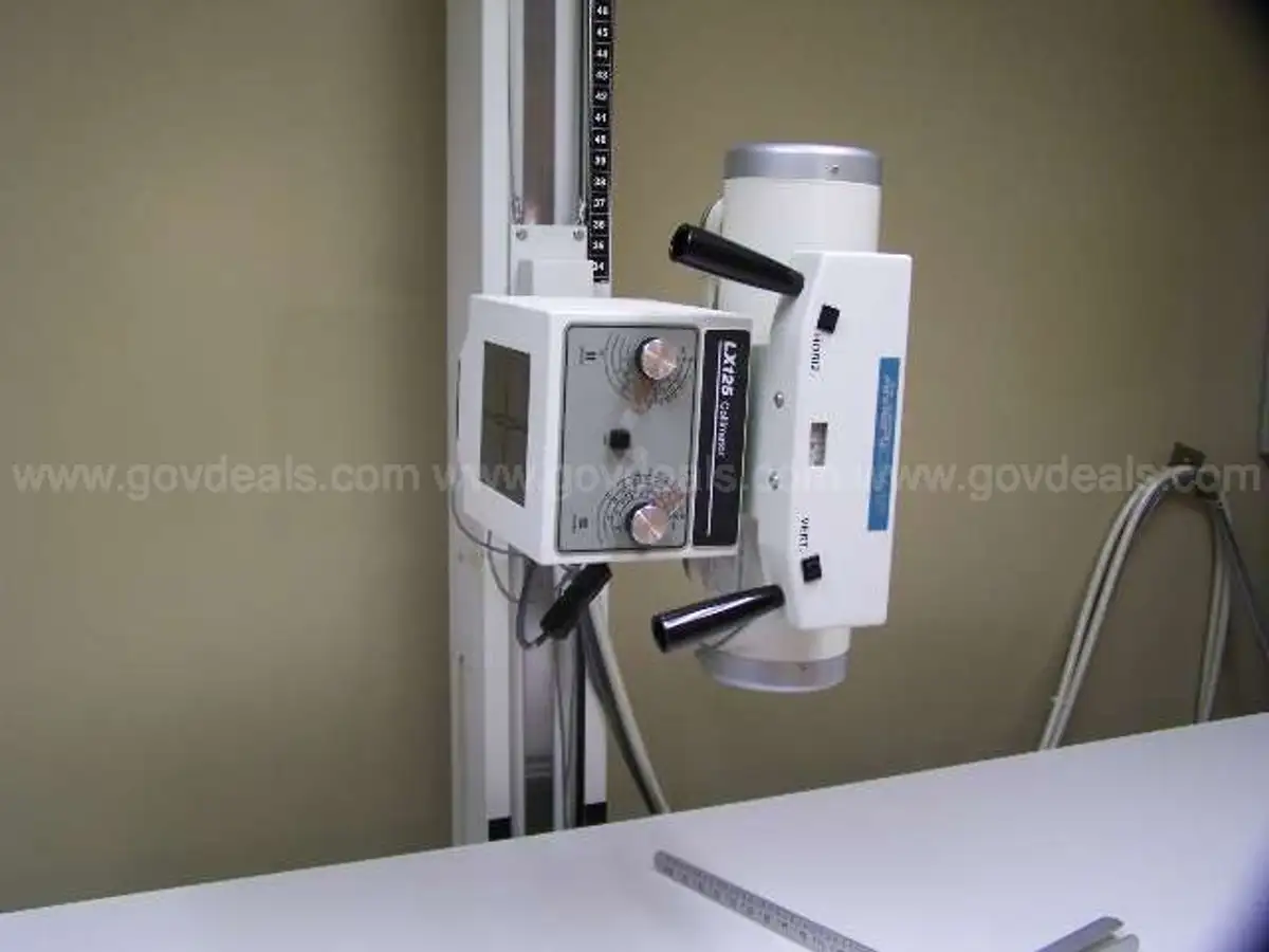 X Ray Machine - Collimator Model LX-125 | GovDeals