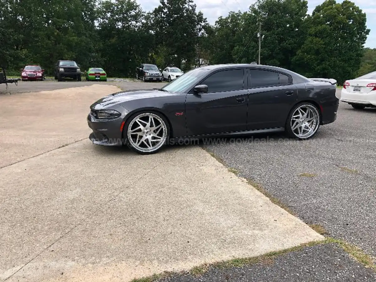 2019 Dodge Charger scat pack (REBUILT TITLE) | AllSurplus