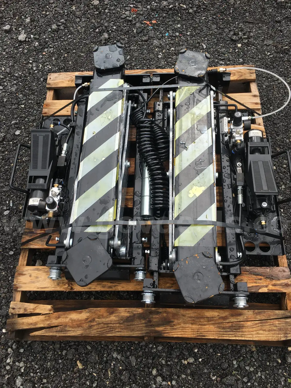 CHALLENGER 4 POST ALIGNMENT RACK | AllSurplus