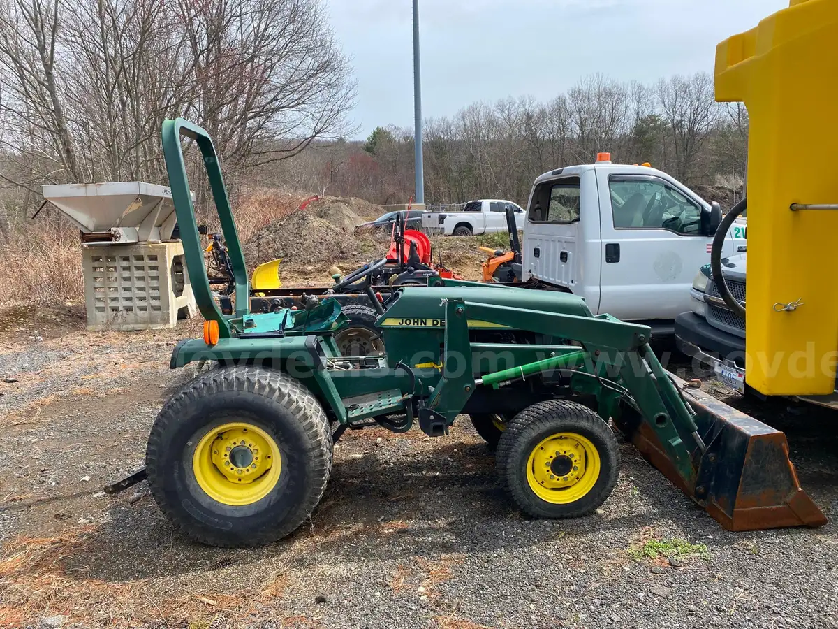 1998 JOHN DEERE 955 COMPACT TRACTOR/LOADER 70A | AllSurplus