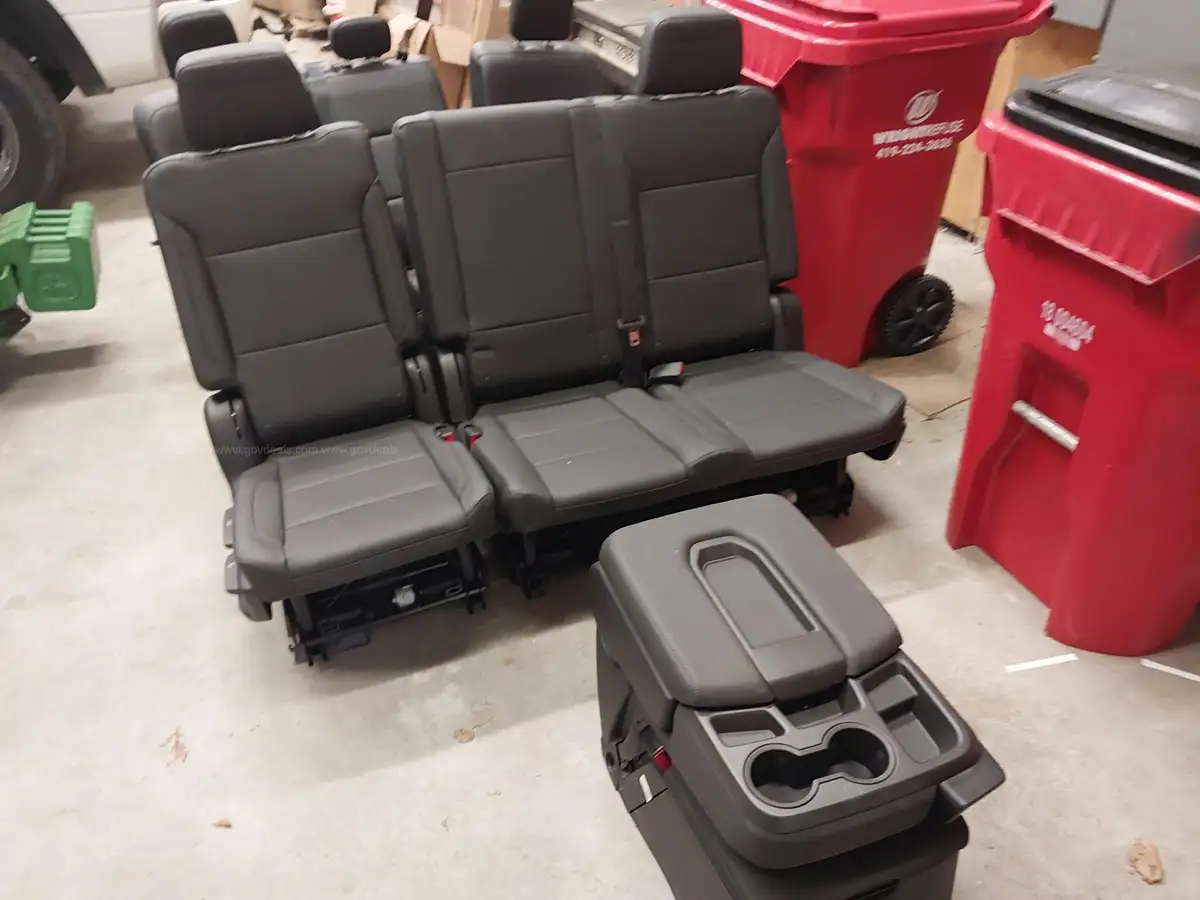 Center console and 2nd row Tahoe seats | GovDeals