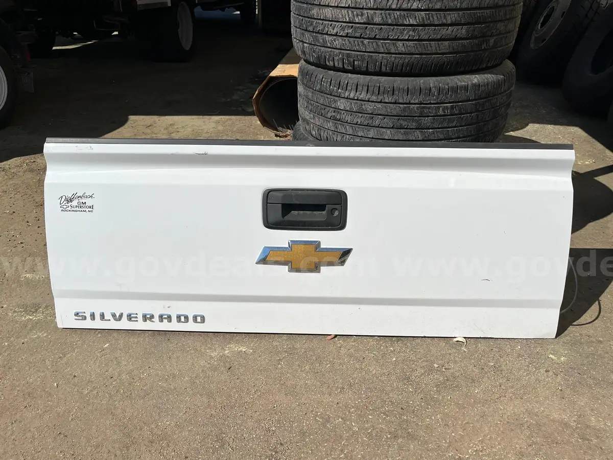 2016 CHEVY SILVERADO TAILGATE | GovDeals