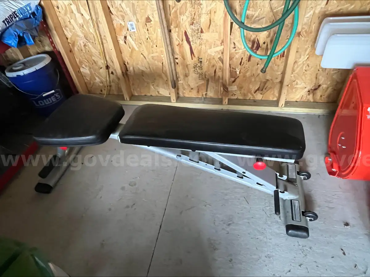 Body-Solid Workout Bench | AllSurplus
