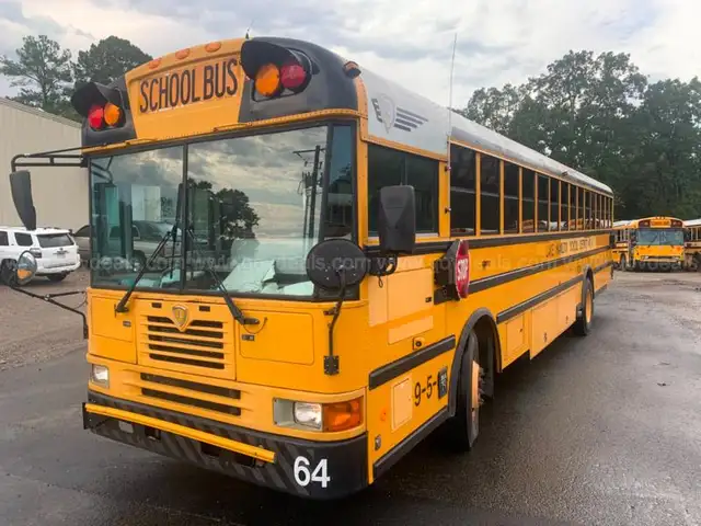 2005 International 3000 Bus 64 | AllSurplus