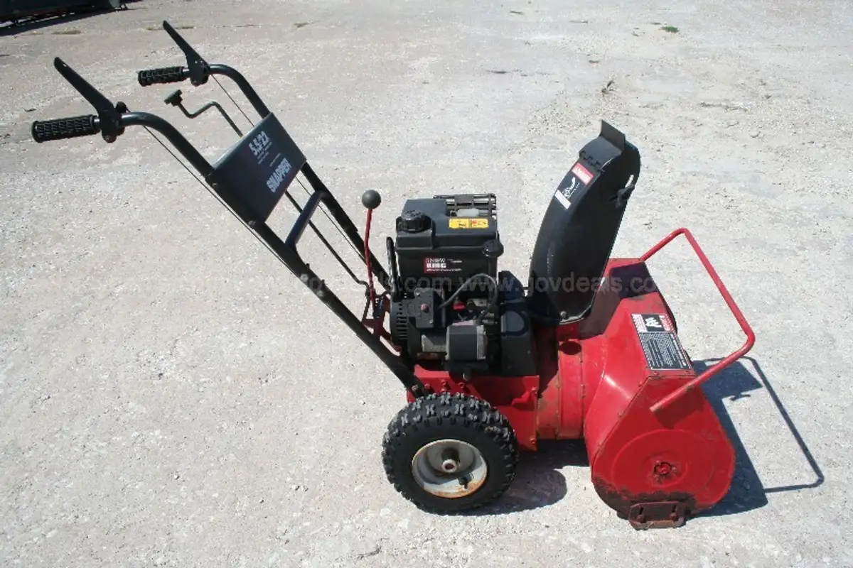 Snapper 5.5 HP Snow blower | AllSurplus