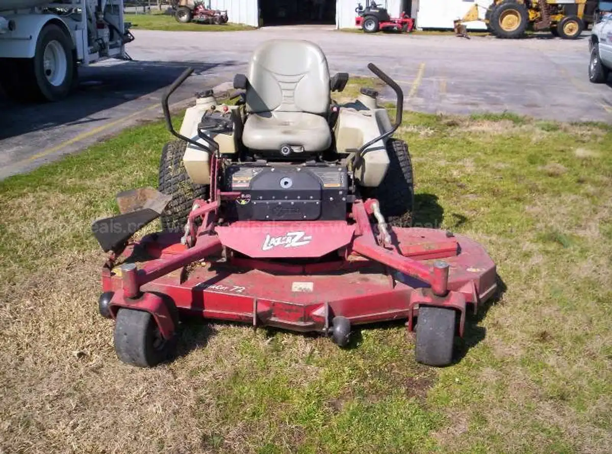 ExMark Lazer Zxs Mower Ultra Cut 72 with 31HP Vanguard Engine | GovDeals