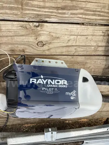 Raynor Garage door and opener | GovDeals
