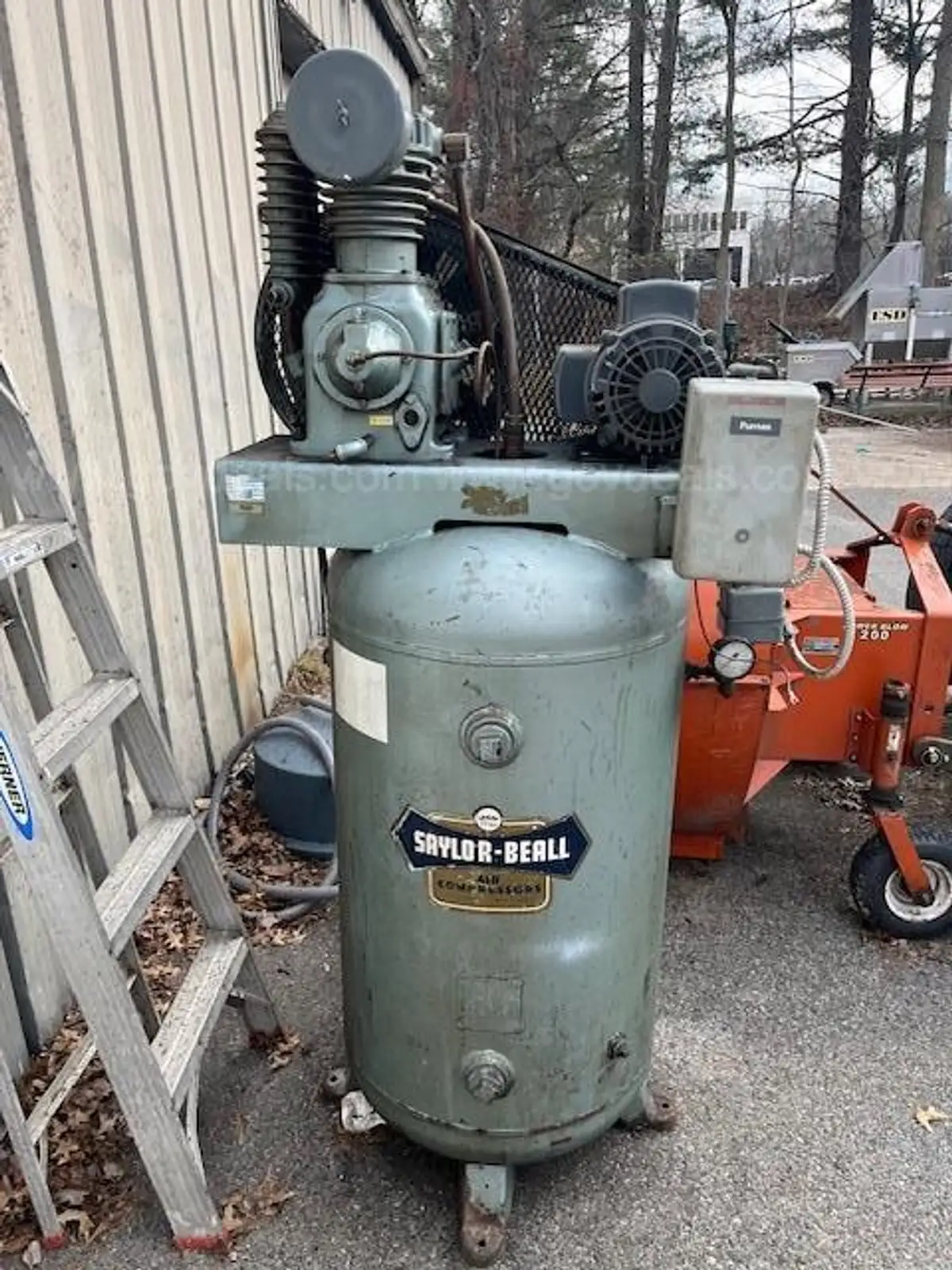 Saylor -Beall 80 Gal Compressor | AllSurplus